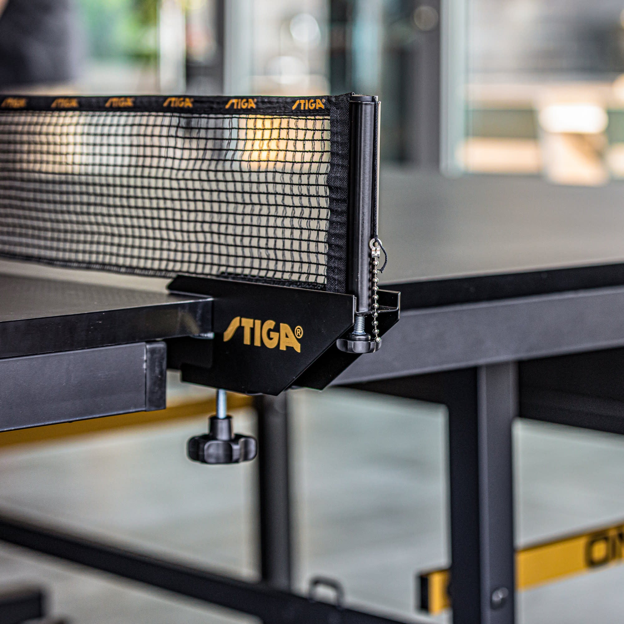 STIGA Onyx Indoor Table Tennis Table with Tournament Grade Net Set ...