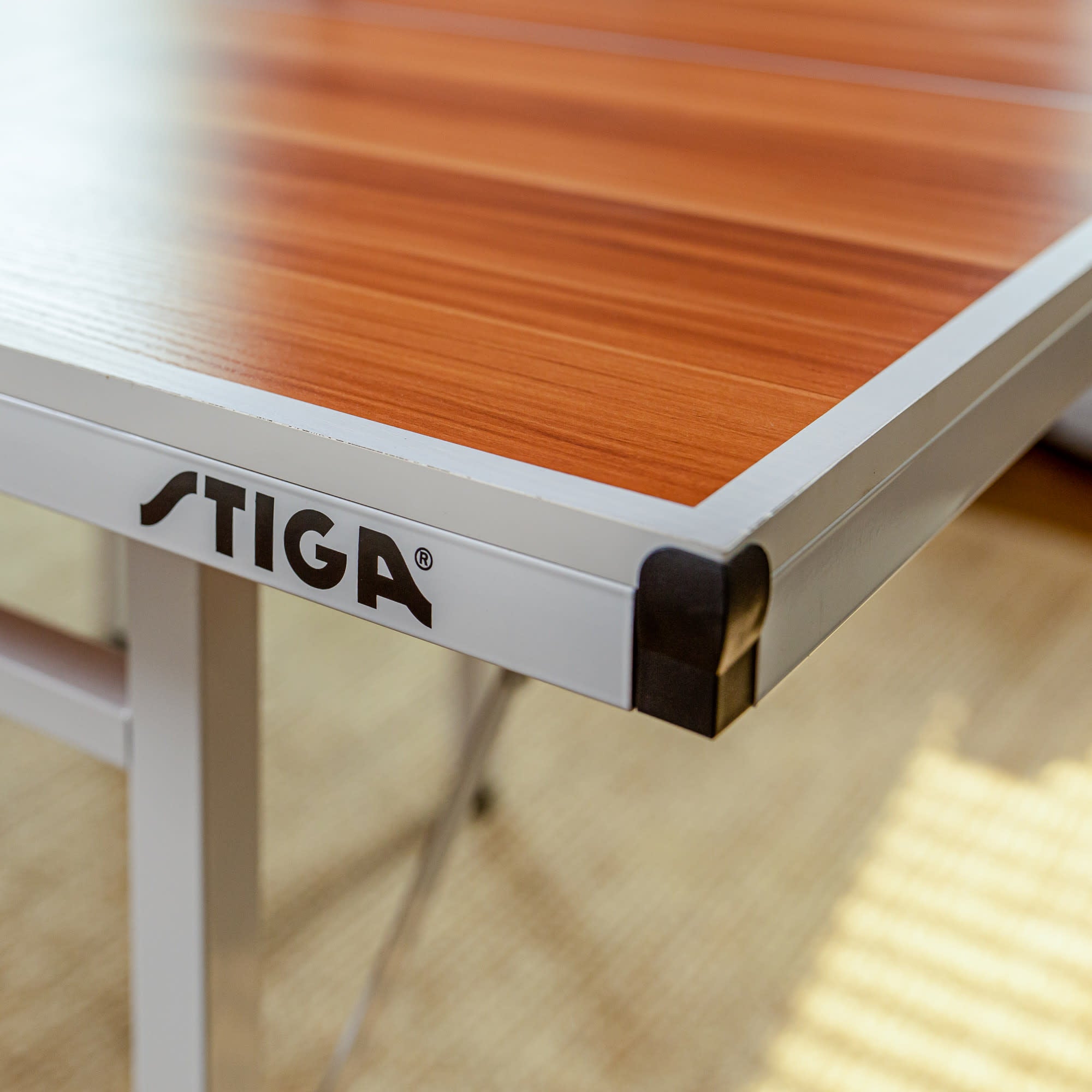 STIGA Space Saver Table Tennis Table - Woodgrain - Quick, Easy Storage ...